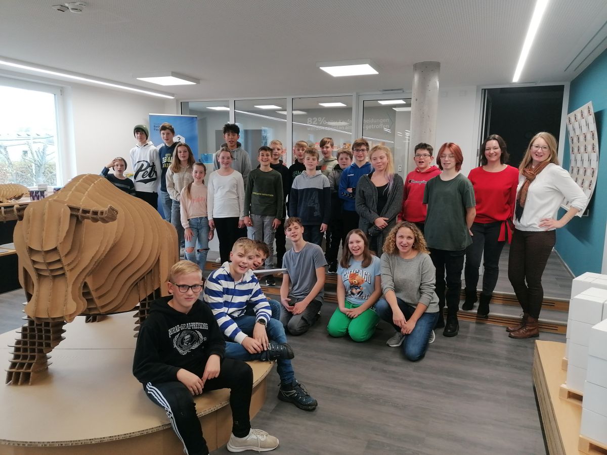 Betriebsbesichtigung bei Smurfit Kappa – Conrad-Graf-Preysing-Realschule